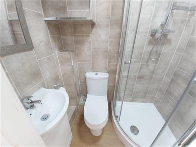 North Road PCM £660 p.c.m. To Let